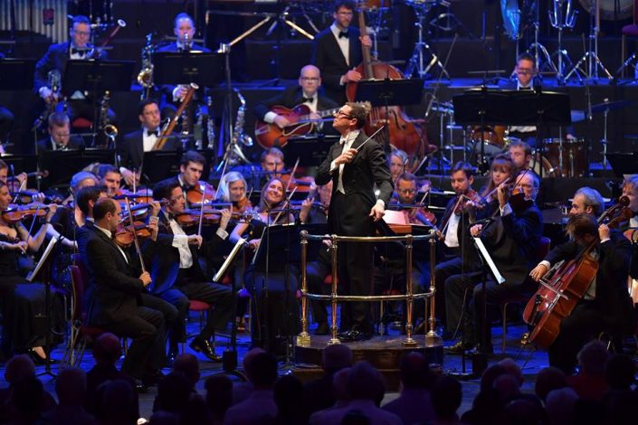 AUDIO & VIDEO: Concert ‘BBC PROMS – The Warner Brothers Story’ with the ...